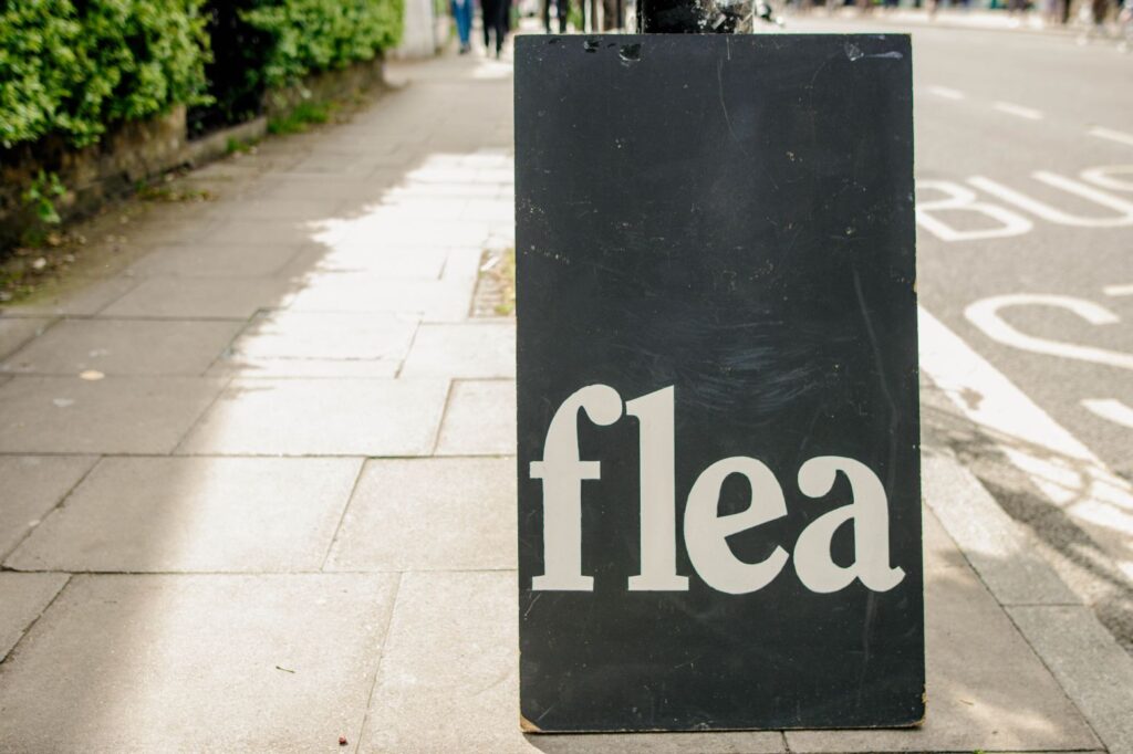 【倫敦跳蚤市場】 Hackney Flea Market : 場次查詢/古董雜貨挖寶/周邊景點 Wanderlust Annie